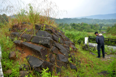 GEOSITE BALIGE – LIANG SIPEGE – BATU BASIHA – MEAT – Geopark Kaldera Toba